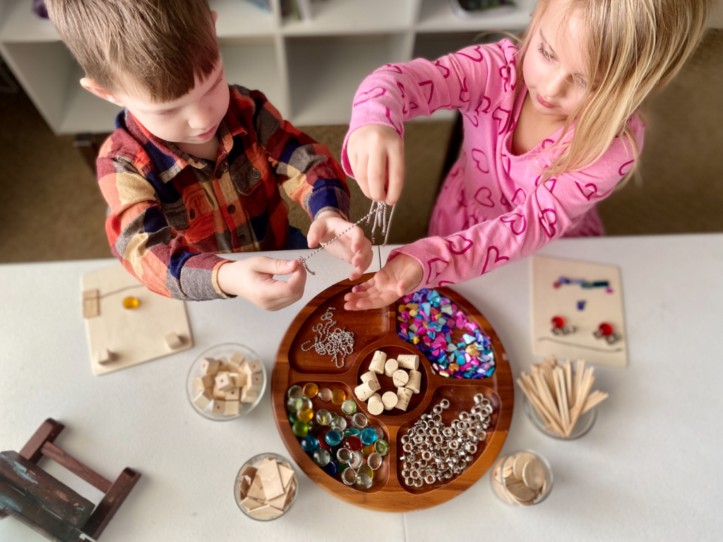 Making Faces with Loose Parts - Wunderled