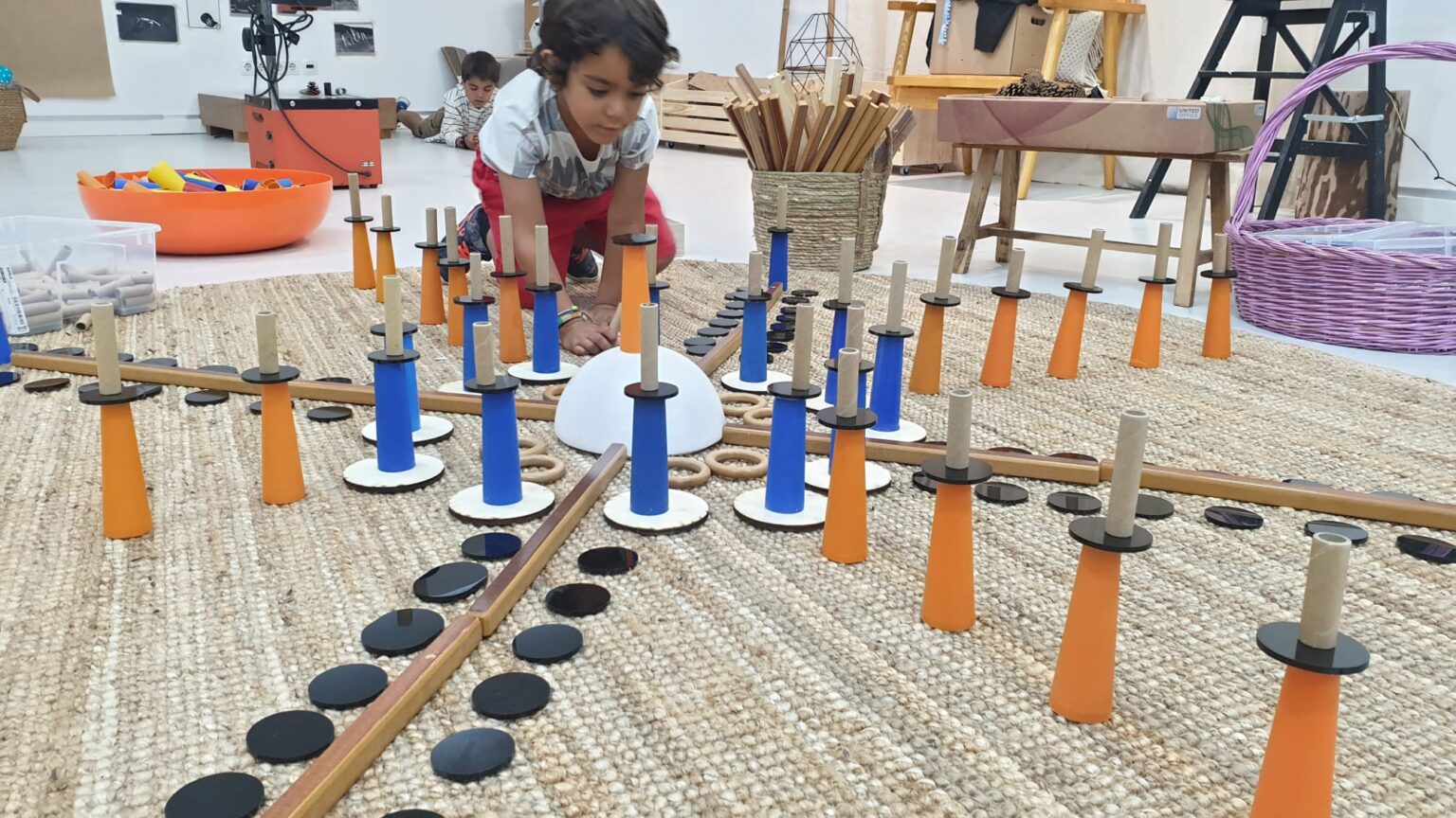 How to incorporate loose parts play into your daily routine (includes ...